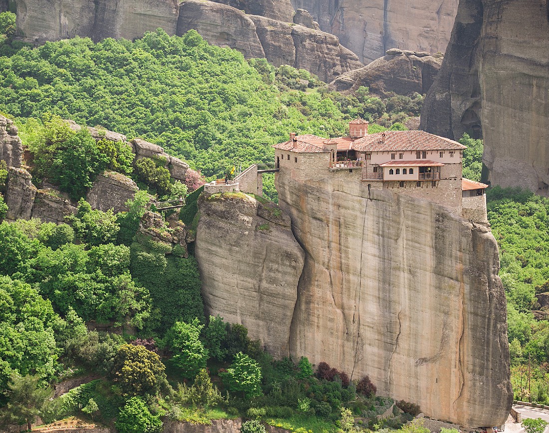 Constructii stanci | Cladiri spectaculoase | Unde calatorim in 2022 ...